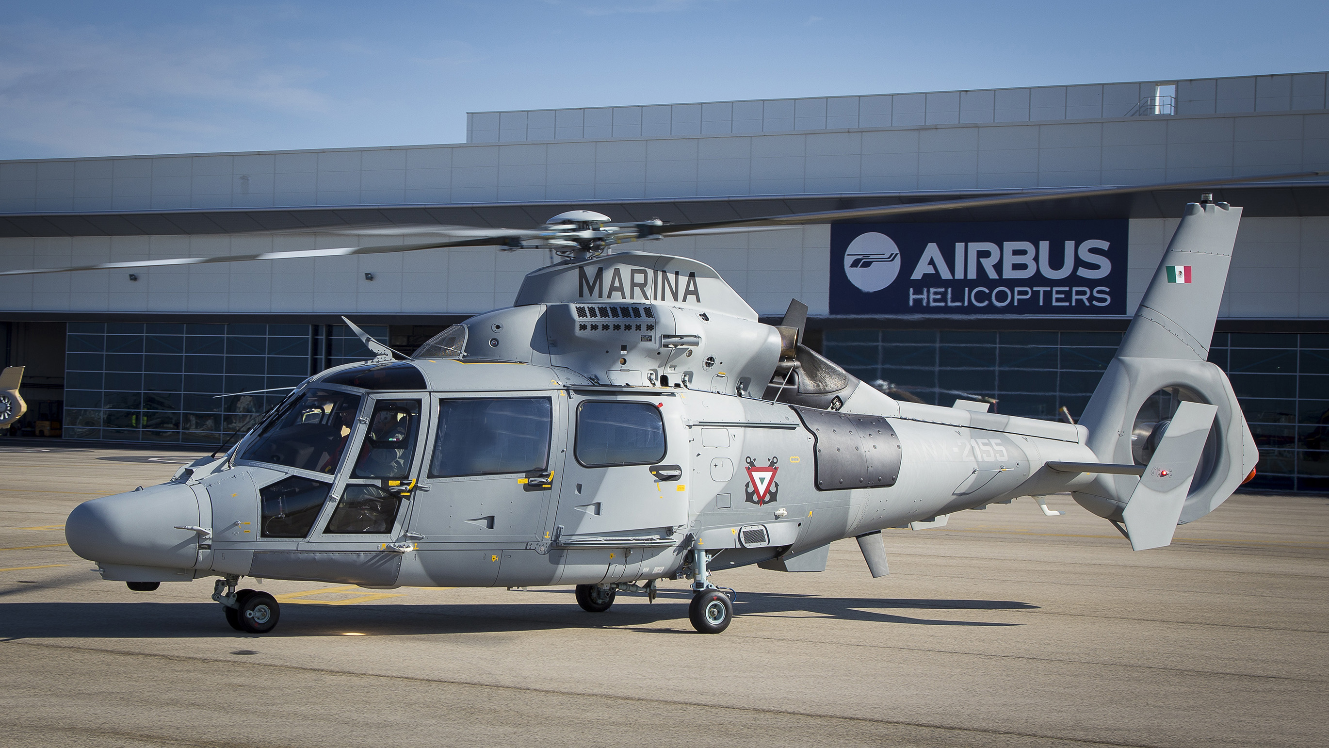 Airbus Helicopters entrega el primer AS565 MBe Panther a la Marina ... Airbus Helicopters entrega el primer AS565 MBe Panther a la Marina ...